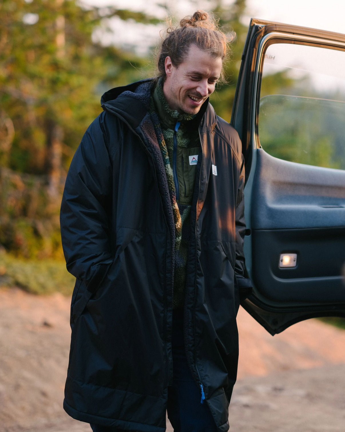Tempest Recycled Waterproof Changing Robe Black – Passenger